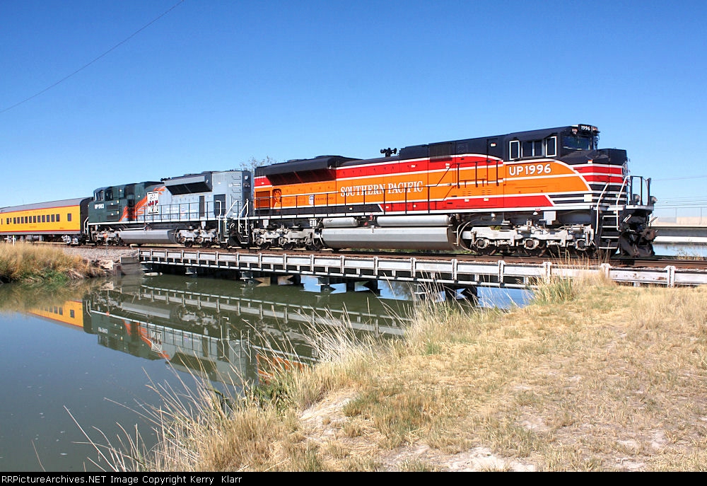 UP 1996 & 1983 crossing the Surplus Canal